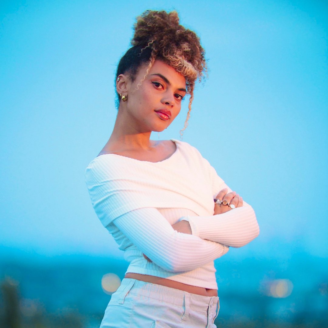 Estère - Muzic.NZ - Musicians & Bands