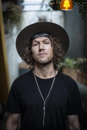 Thomas Oliver - Muzic.NZ - Musicians & Bands