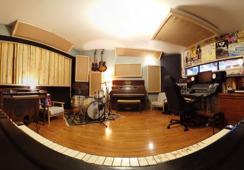 MNZ Interview: Cross Section S01 / E02 – Tom Broome – Muzic.NZ