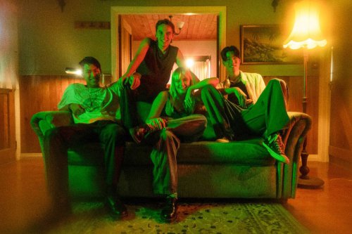 MNZ Interview: Oh Hey It’s: Bella Rafflyn from Coast Arcade – Muzic.NZ