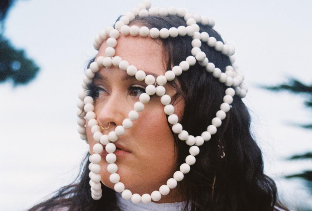 Agnes Aleesy Unveils Soul-Baring Single ‘6 Years’, a Poignant ...