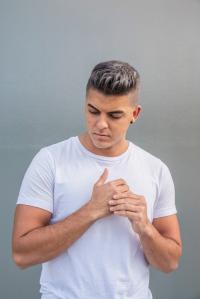 Andrew Papas releases new single ‘Magical’ – Muzic.NZ