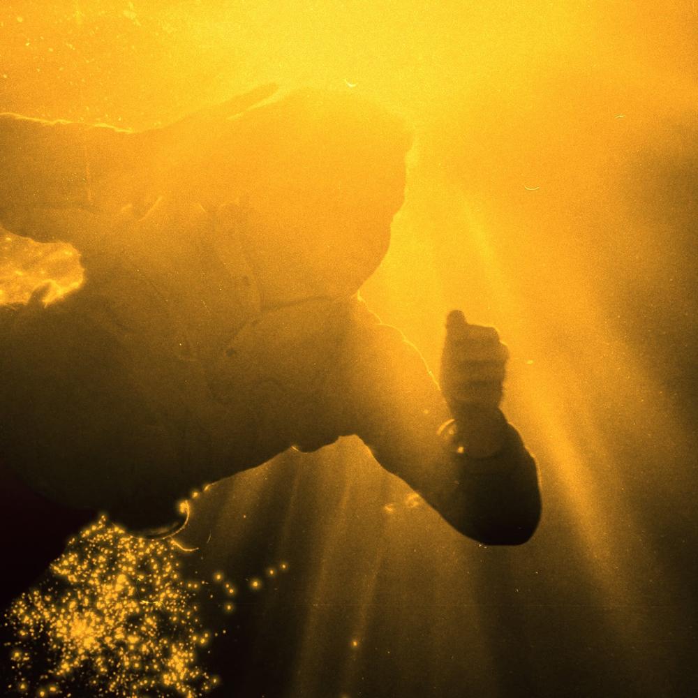 Emerging Mainland Singer-Songwriter Lachie Hayes Reveals Entrancing Alt ...