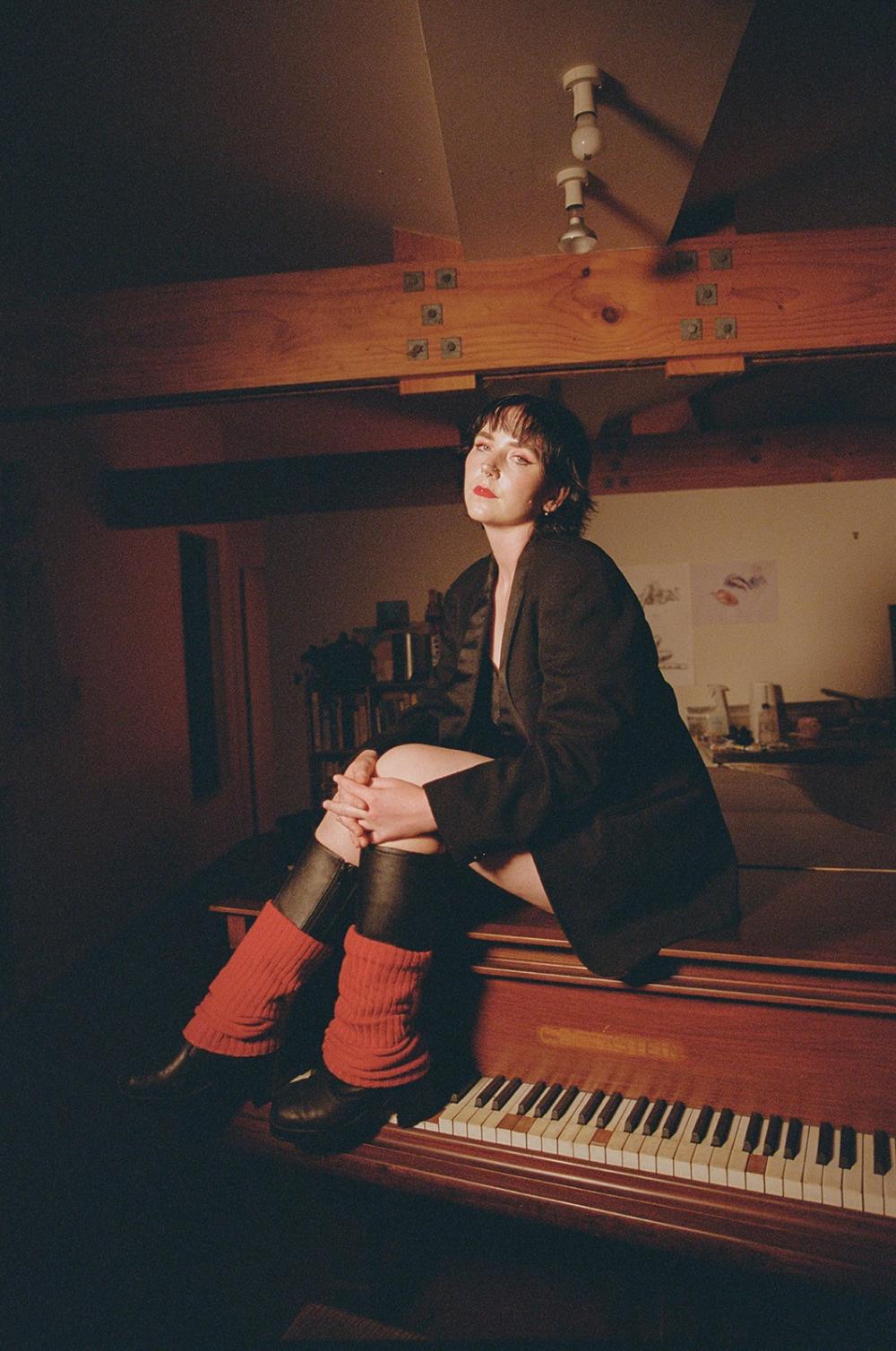 Indie-pop star Rita Mae reveals gritty and dynamic new EP, ‘Kiss The ...