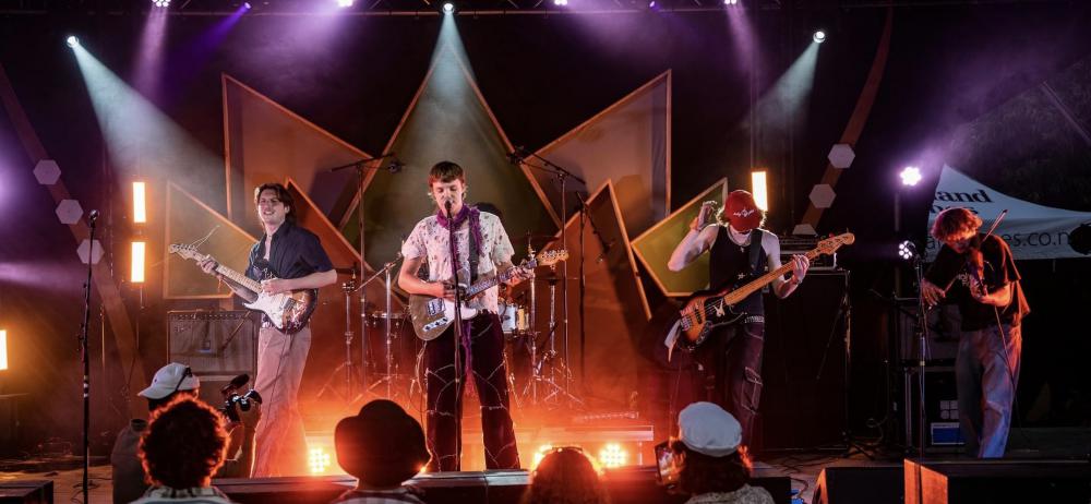 IVY Unveils New Single ‘Real Love’ – Muzic.NZ