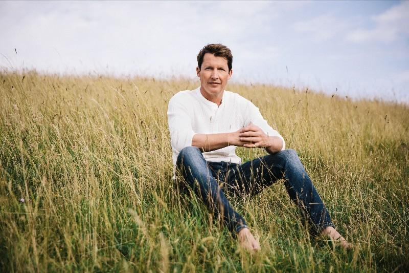 James Blunt Announces 2025 Auckland Show – Muzic.NZ