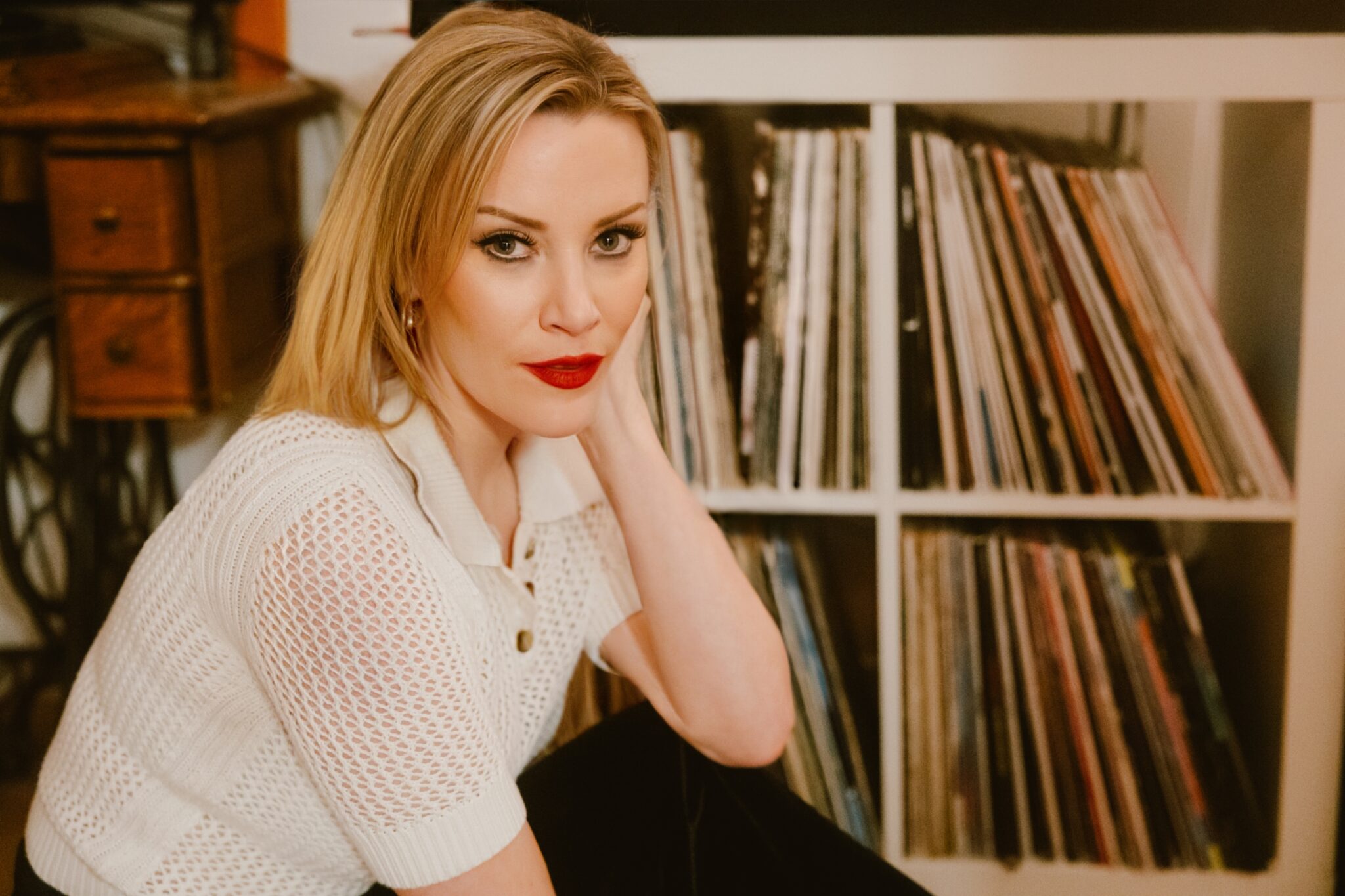 Lisa Crawley serves up a cheeky slice of indie-pop on new single ‘The ...