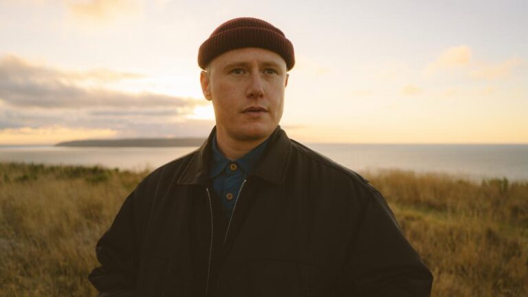 Louis Baker Releases Soul-Stirring New Track ‘Fools Expectation’ – Muzic.NZ