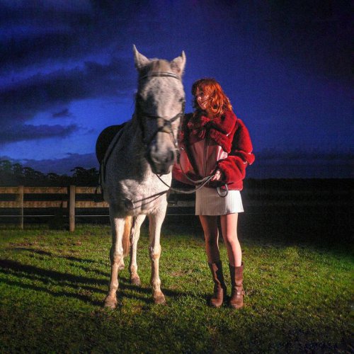 Molly Payton shares new single & video ‘Asphalt’ – Muzic.NZ