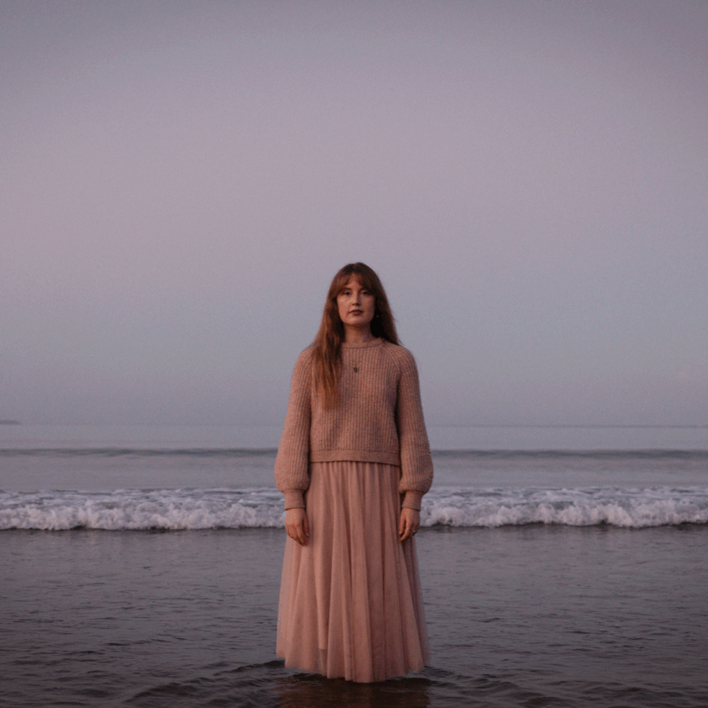 Rachel Louise releases indie-pop anthem ‘Meet Me At The Beach’ – Muzic.NZ