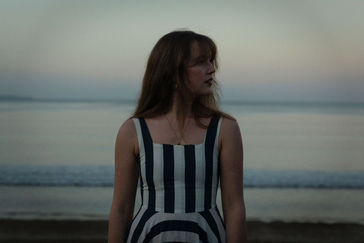 Rachel Louise releases indie-pop anthem ‘Meet Me At The Beach’ – Muzic.NZ