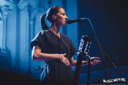 Gig Review: Aldous Harding @ Auckland Town Hall, Auckland – 26/10/2022 ...